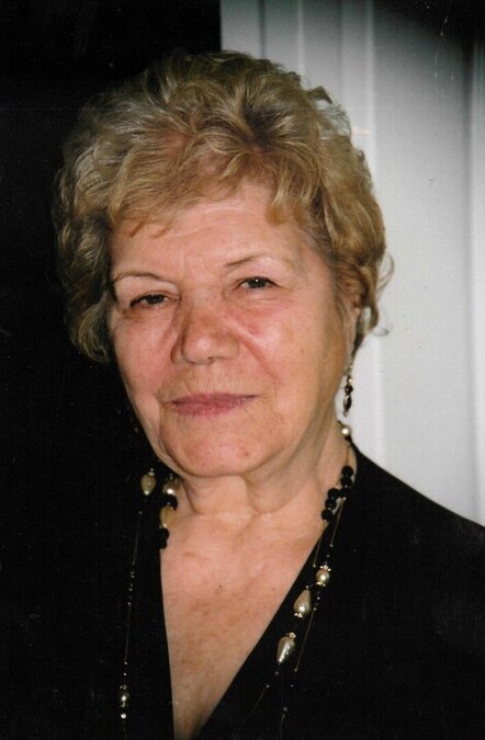 Angela Del Vecchio Obituary - Toronto, ON | G.H. Hogle Funeral Home Limited