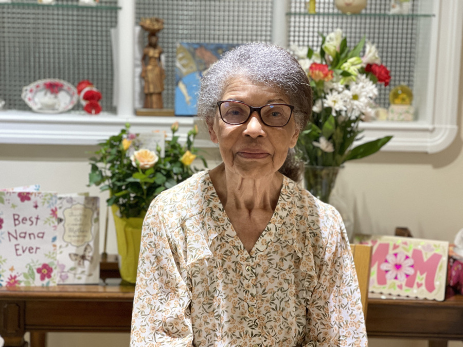 MINNA EDWARDS Obituary - Toronto, ON | G.H. Hogle Funeral Home Limited